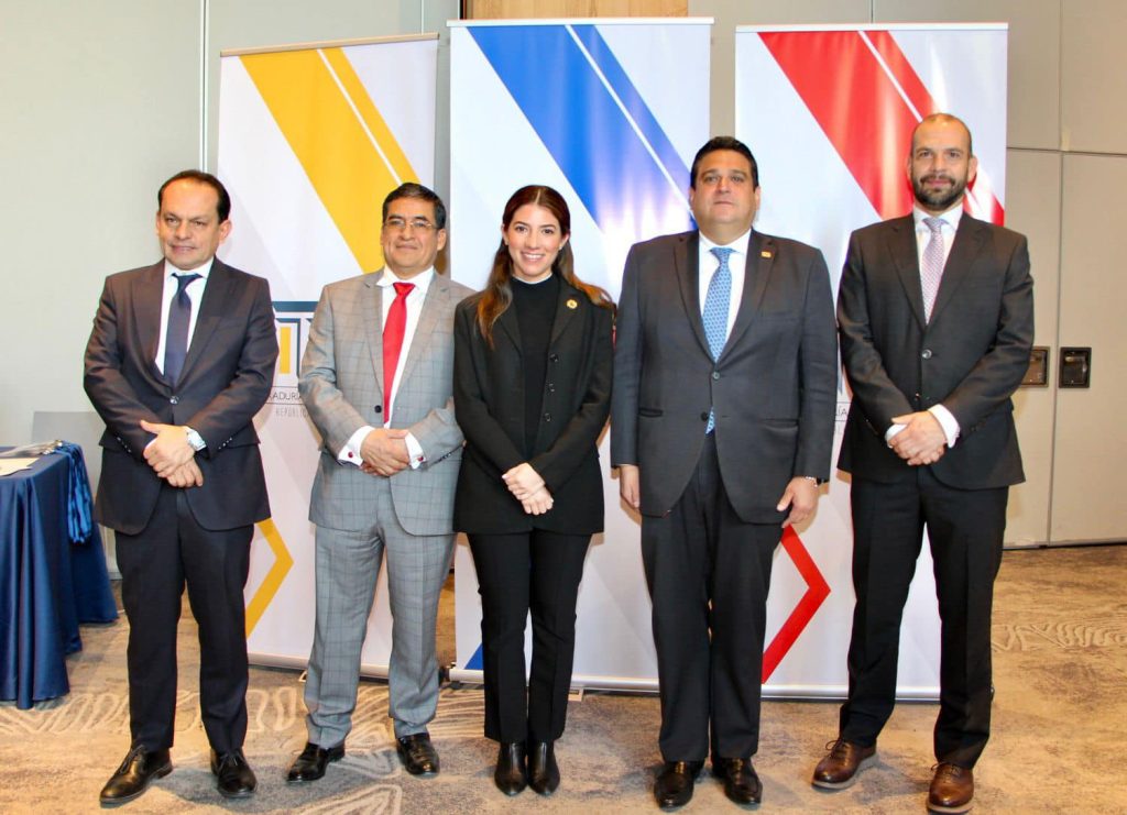SERCOP participa en el Simposio Internacional “Protección del interés ...
